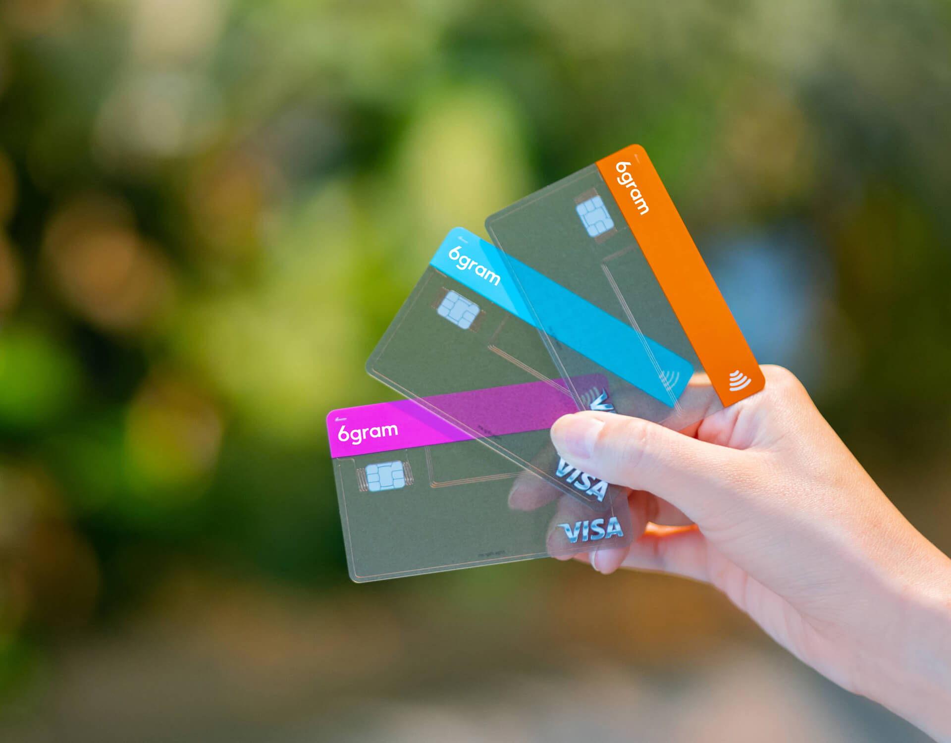 アイデミア、ミクシィの「6gramリアルカード」へ、半透明仕様のタッチ決済カードを日本で初提供 | NCB Library 金融・決済の ”なぜ?!” が見える